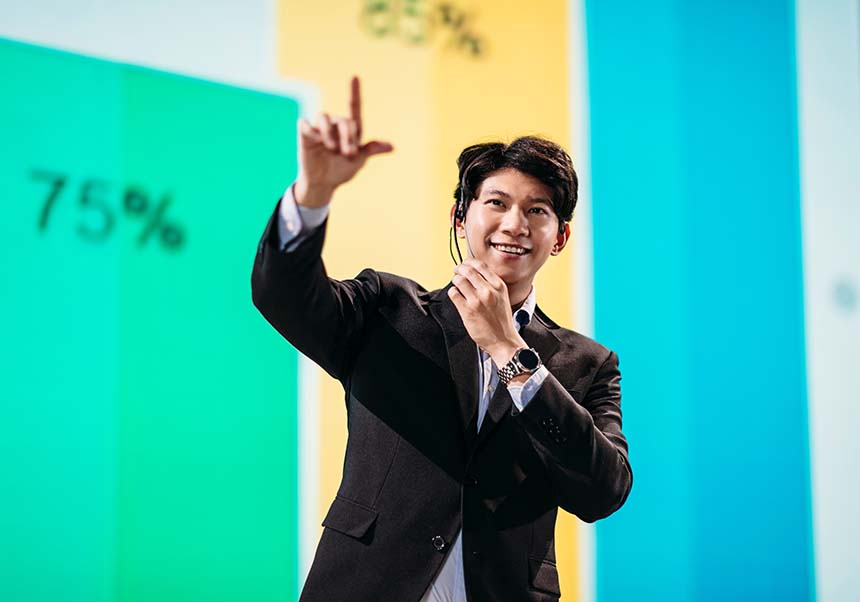 10 Strategies to Master Public Speaking