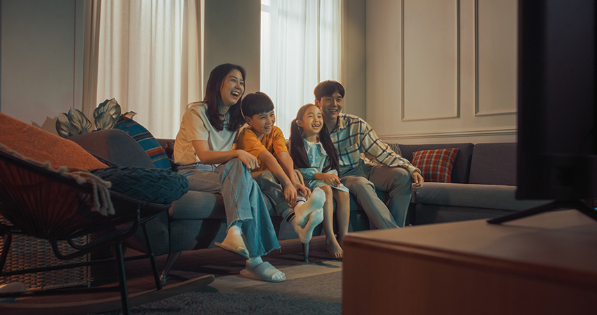Family Bonding Activities: How Tech Brings Everyone Closer
